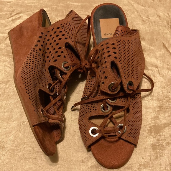 Dolce Vita | Shoes | Dolce Vita Rust Preforated Laceup Wedges | Poshmark